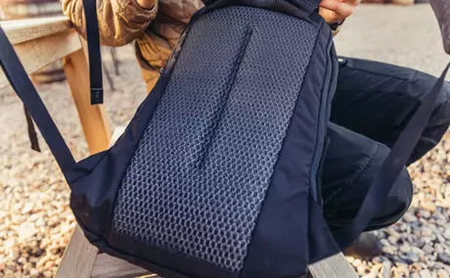 Rhune 22 Backpack Carbon Black Black | Gregory UK