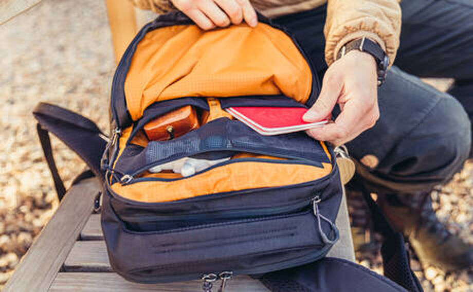 Rhune 22 Backpack Carbon Black Black | Gregory UK